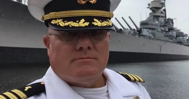 Must-read article in support of Mark Kelly from retired Navy chaplain ...